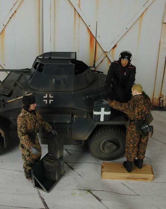 Sdkfz 222 (Three colors camo) TOY MODEL - Machinegun