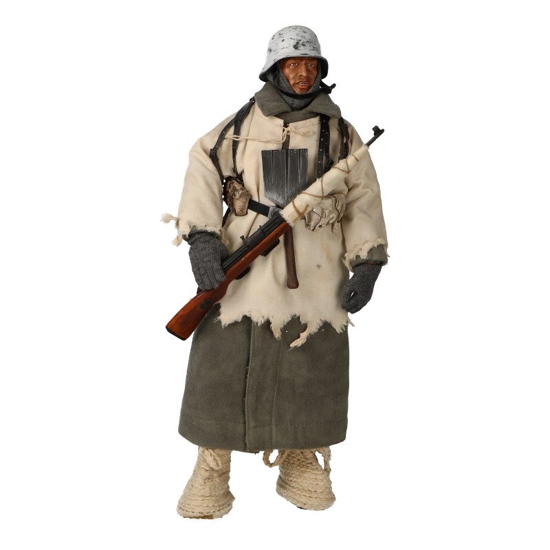 Winter Wehrmacht Officer - Machinegun